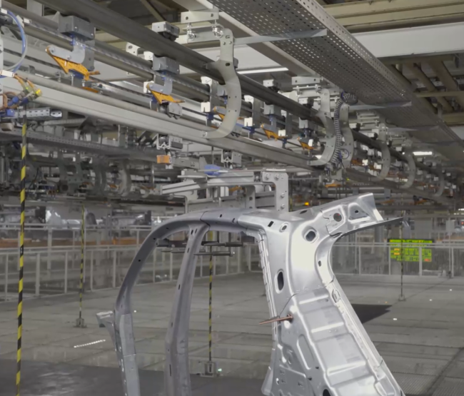 Overhead Conveyors: A Guide to optimizing your Intralogistics - Esypro